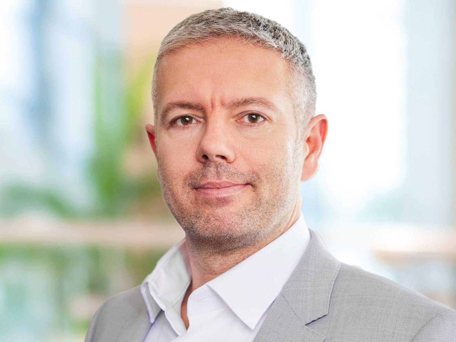 Enthüllung des Management Profils von Slavy Slavov