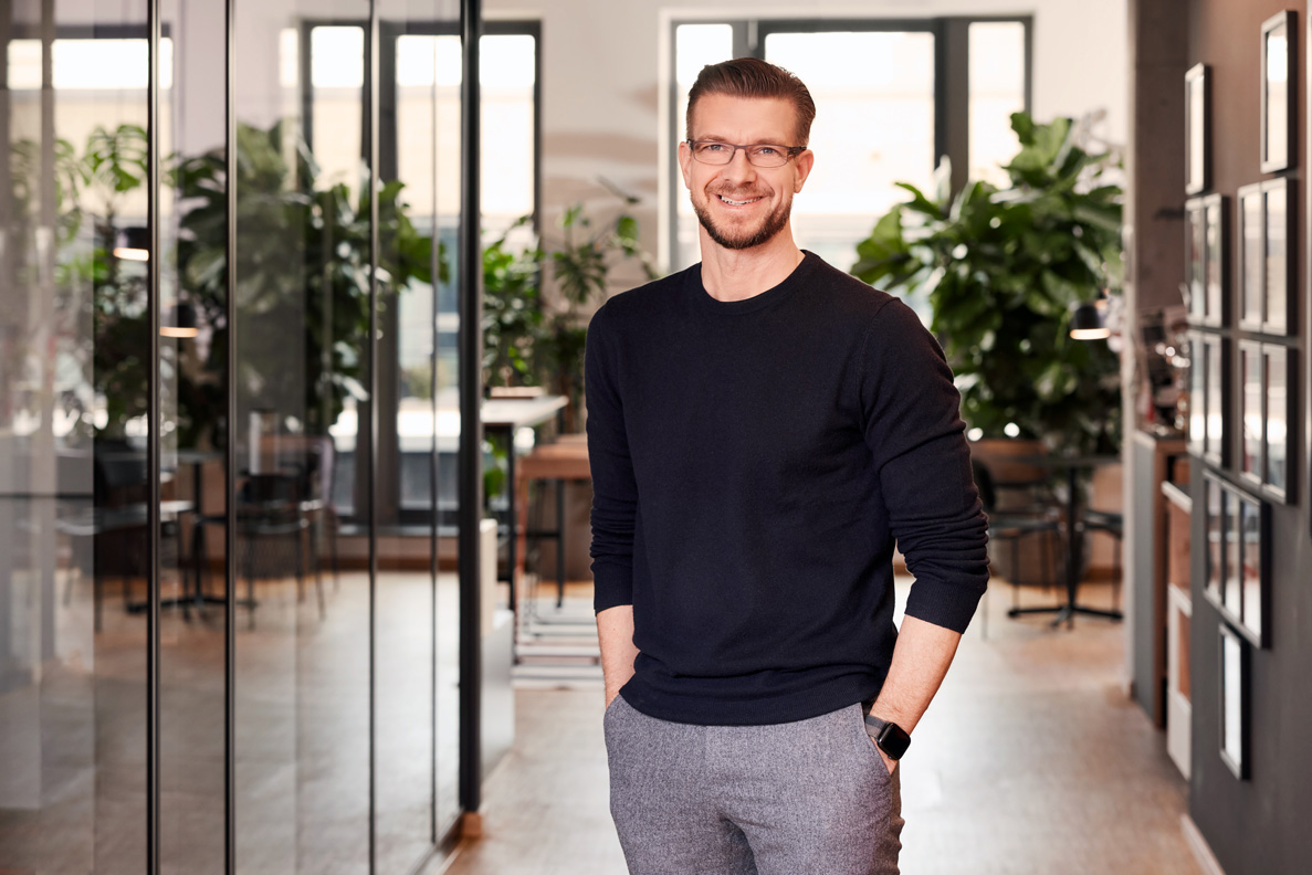 Unveiling the Management Profile of Gabriel Mertens